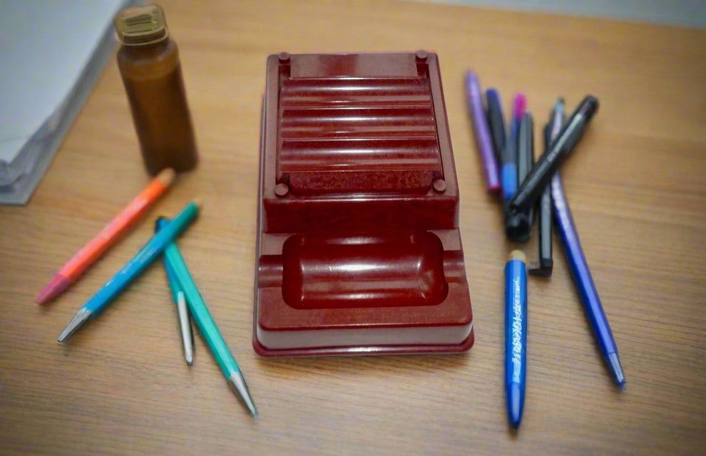 1940s Velos Shuttle Red Bakelite Office Desk Pen Tidy / Inkwell ...