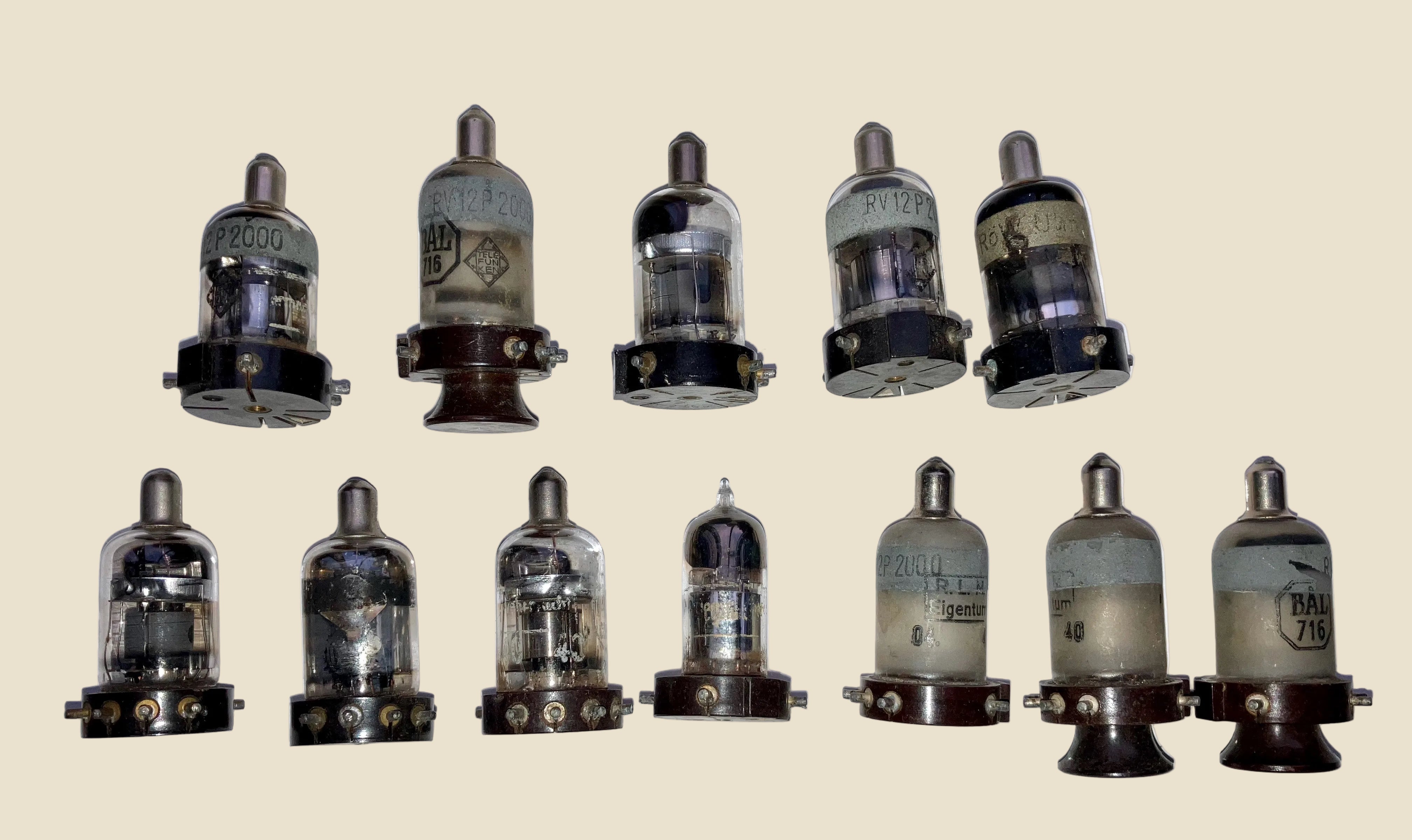Collection of Eleven WW2 Wehrmacht Eigentum German Thermionic Valves ...