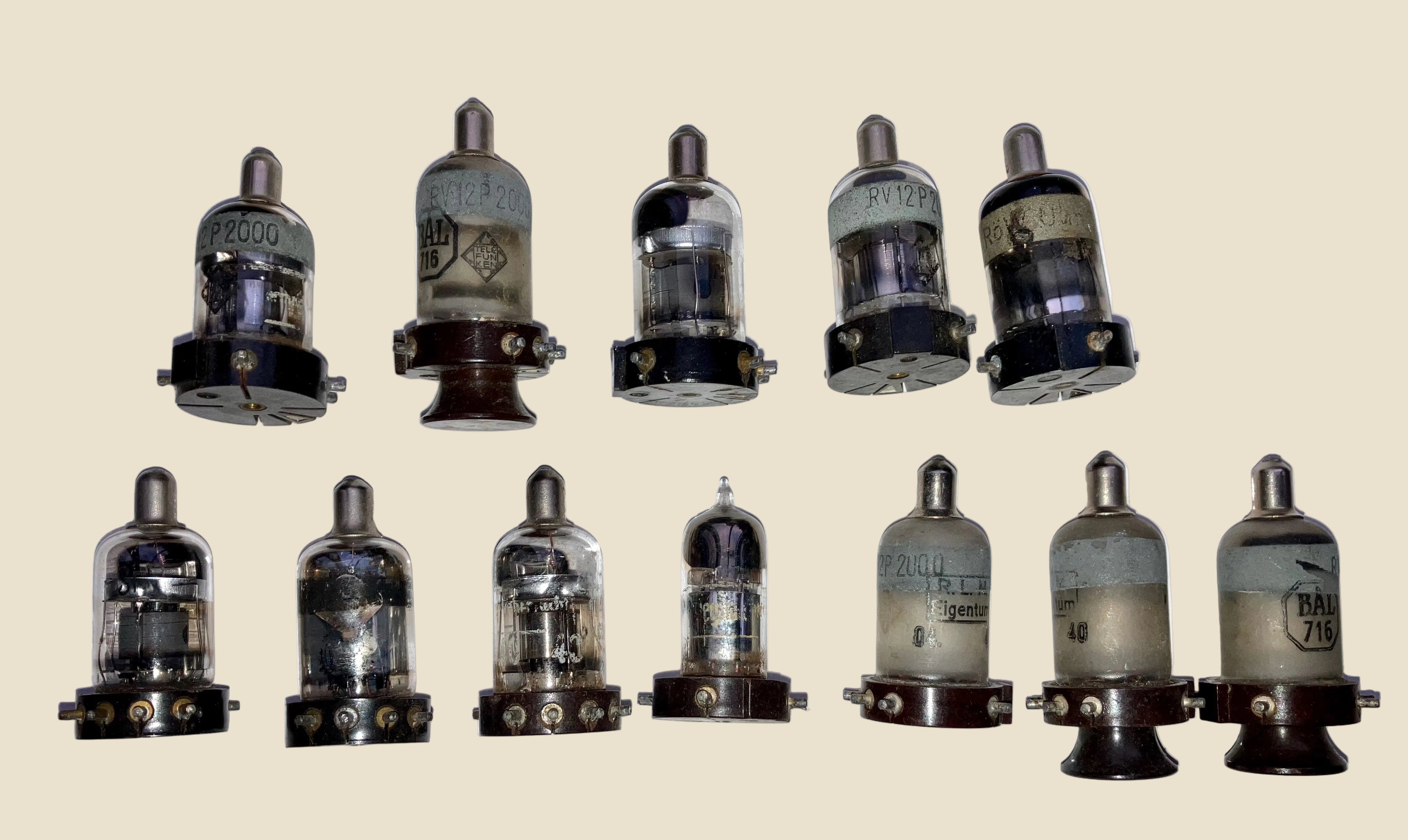 Collection of Eleven WW2 Wehrmacht Eigentum German Thermionic Valves ...