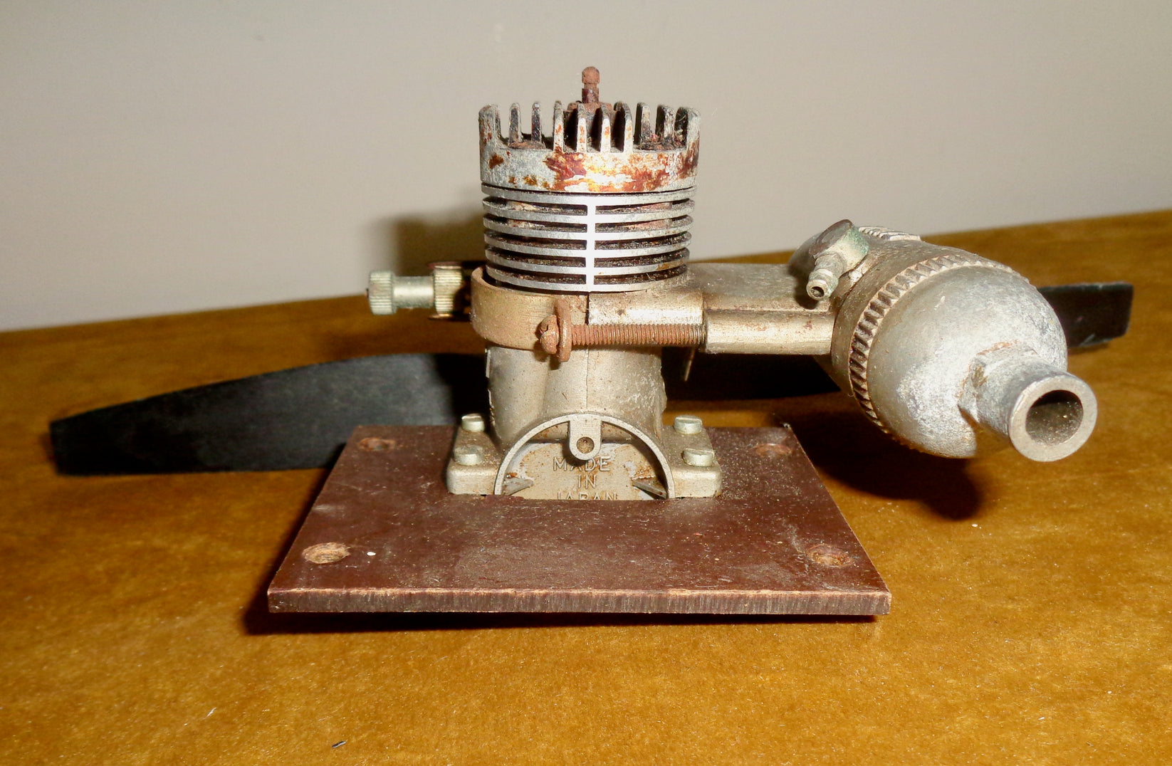 1970s Enya Model 4005 19V Engine For Model Aircraft With Master Airscr ...