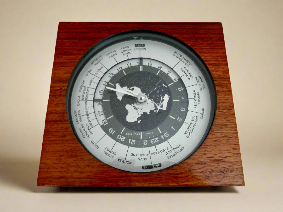 1970s Seiko Quartz World Time Desk Clock QZ877B In Wood Surround ...
