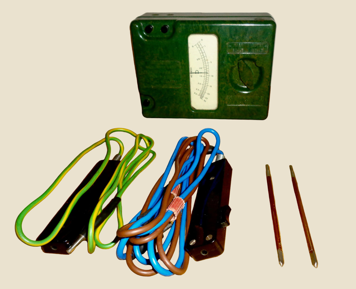 1950s Green Bakelite Megger Circuit Testing Ohmmeter By Evershed & Vig ...