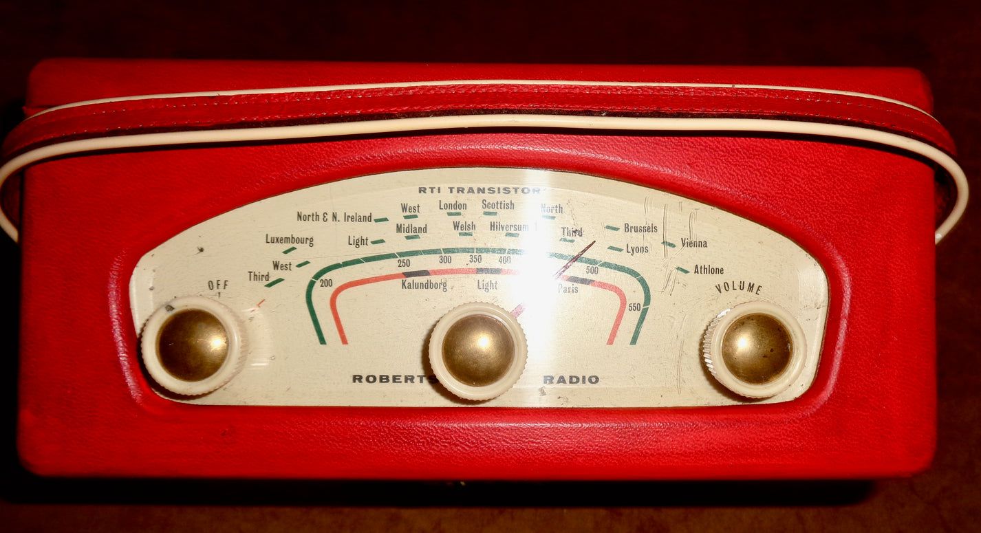 1950s Red Roberts RT1 Two Waveband LW/MW Transistor Radio – Mullard ...