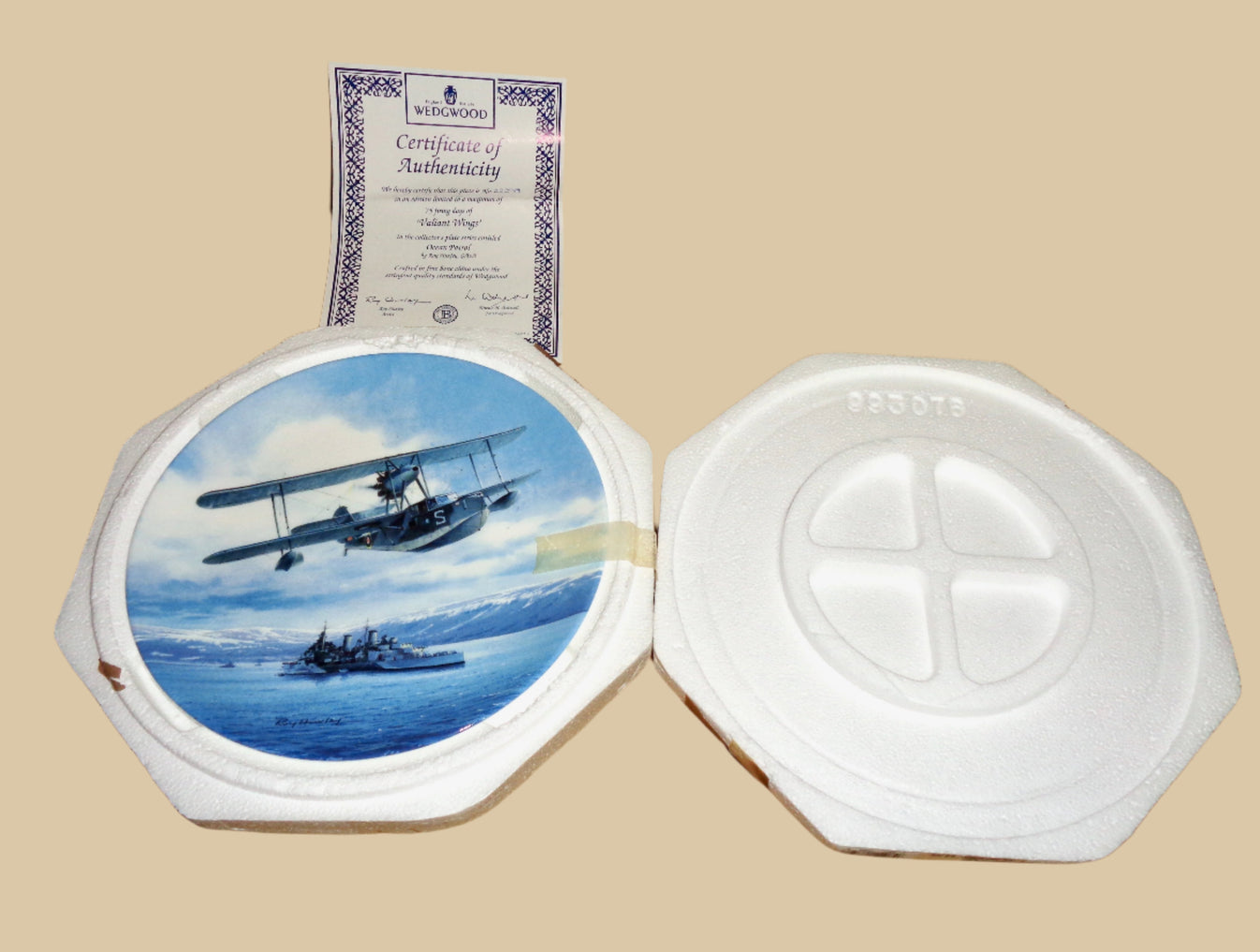 Wedgwood Valiant Wings Commemorative Collector's Aircraft Plate Number ...