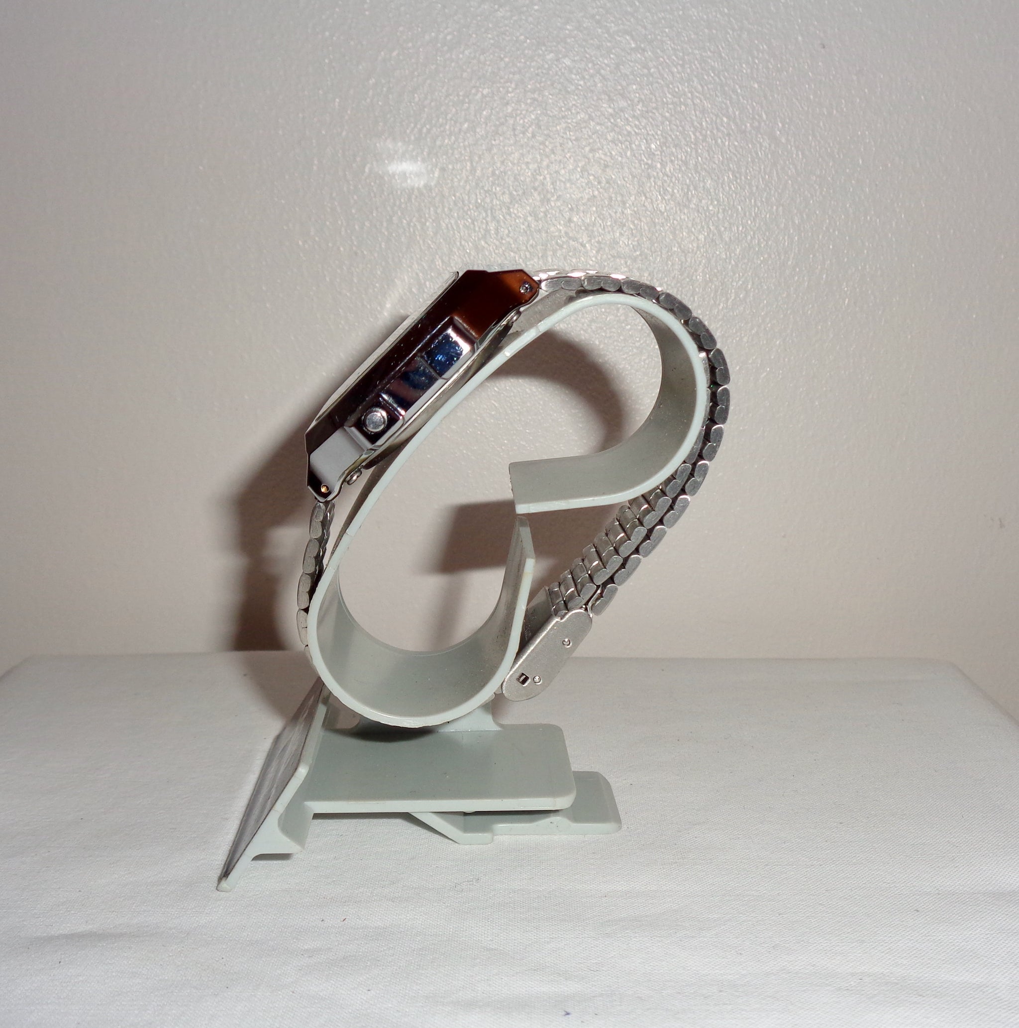 Vintage Casio A168 1572 Illuminator LCD Watch – Mullard Antiques and ...