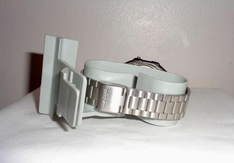 Vintage Casio A168 1572 Illuminator LCD Watch – Mullard Antiques and ...