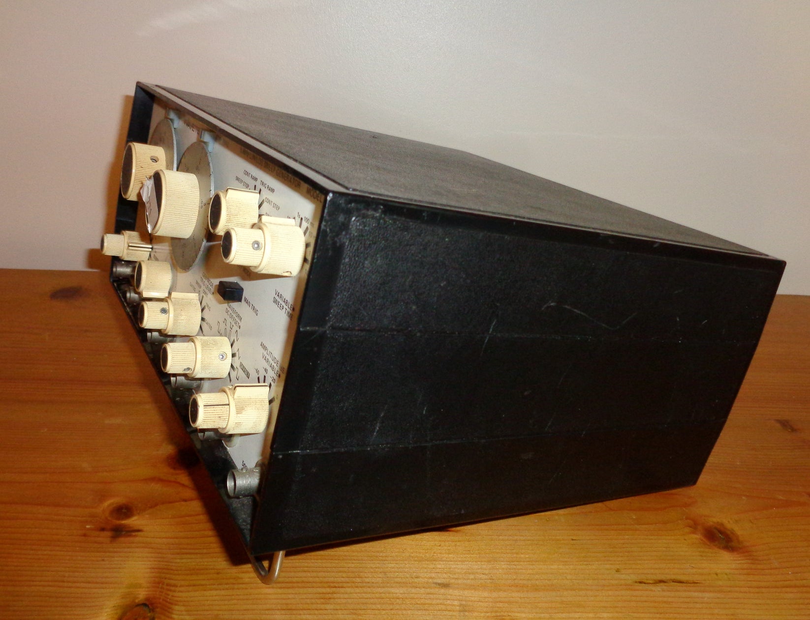 1970s Wavetek Model 185 5MHz Lin/Log Sweep Generator/ Wobbulator ...