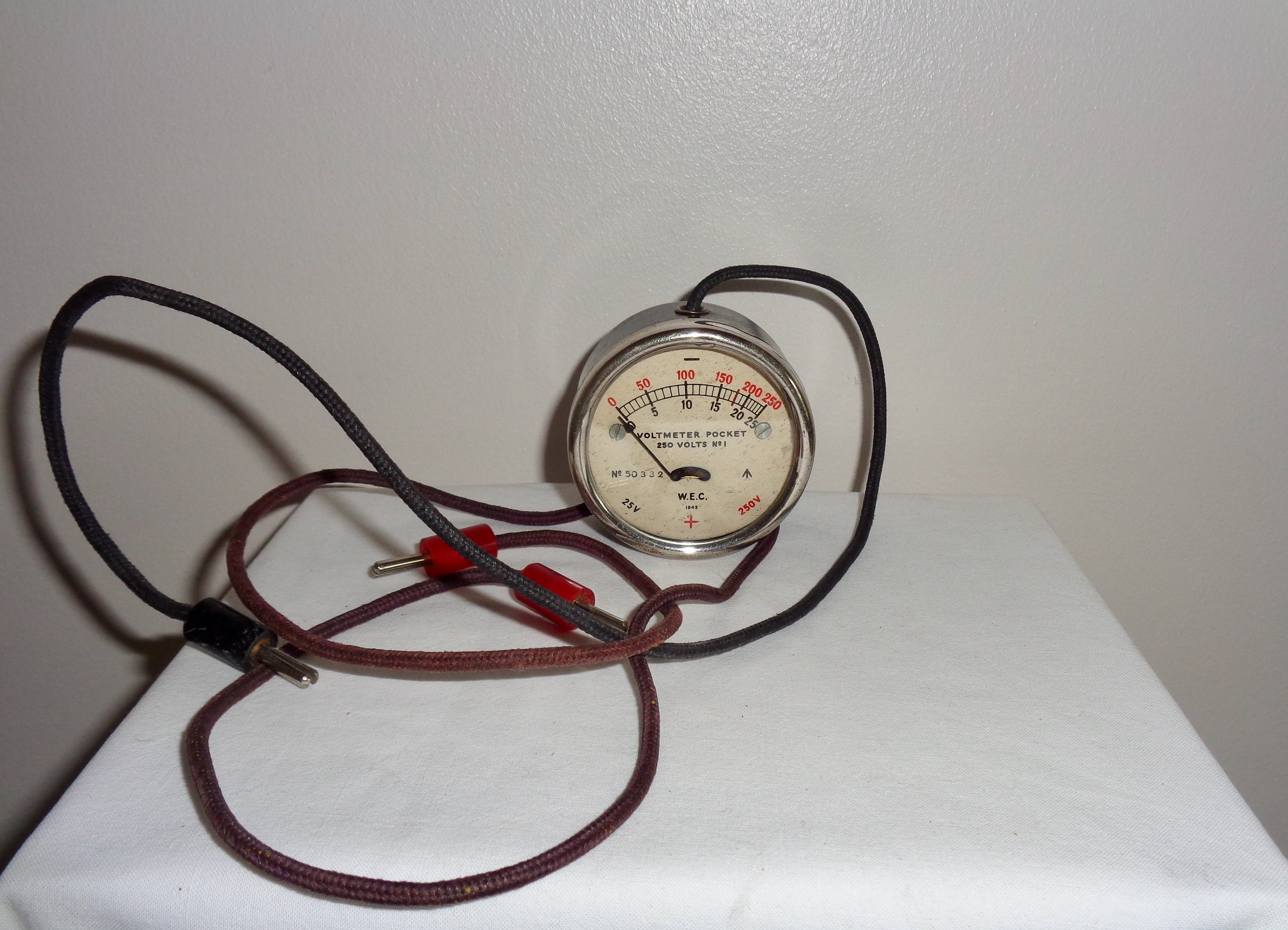 1943 WW2 WEC Pocket Volt meter No.1 250 Volts – Mullard Antiques and ...