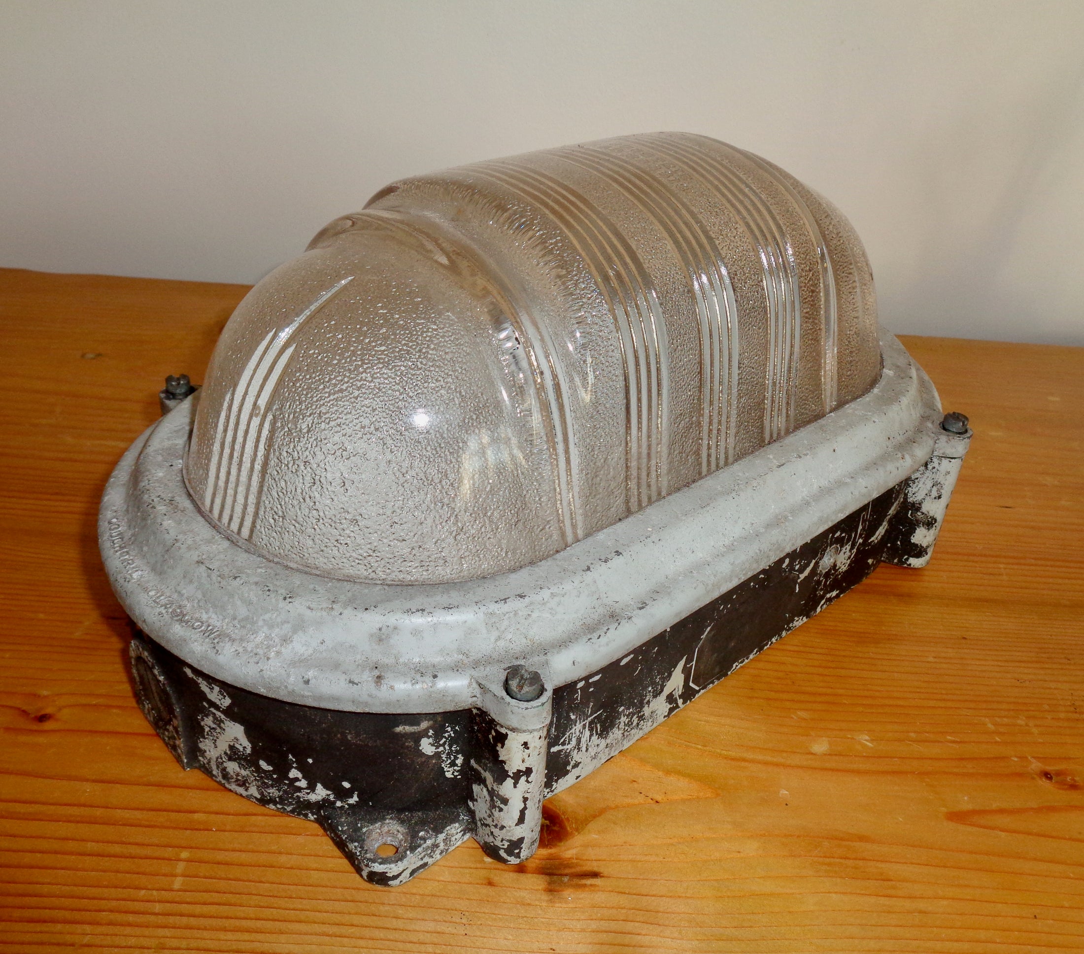 Vintage Coughtrie SP10 Industrial Light Fitting – Mullard Antiques and ...