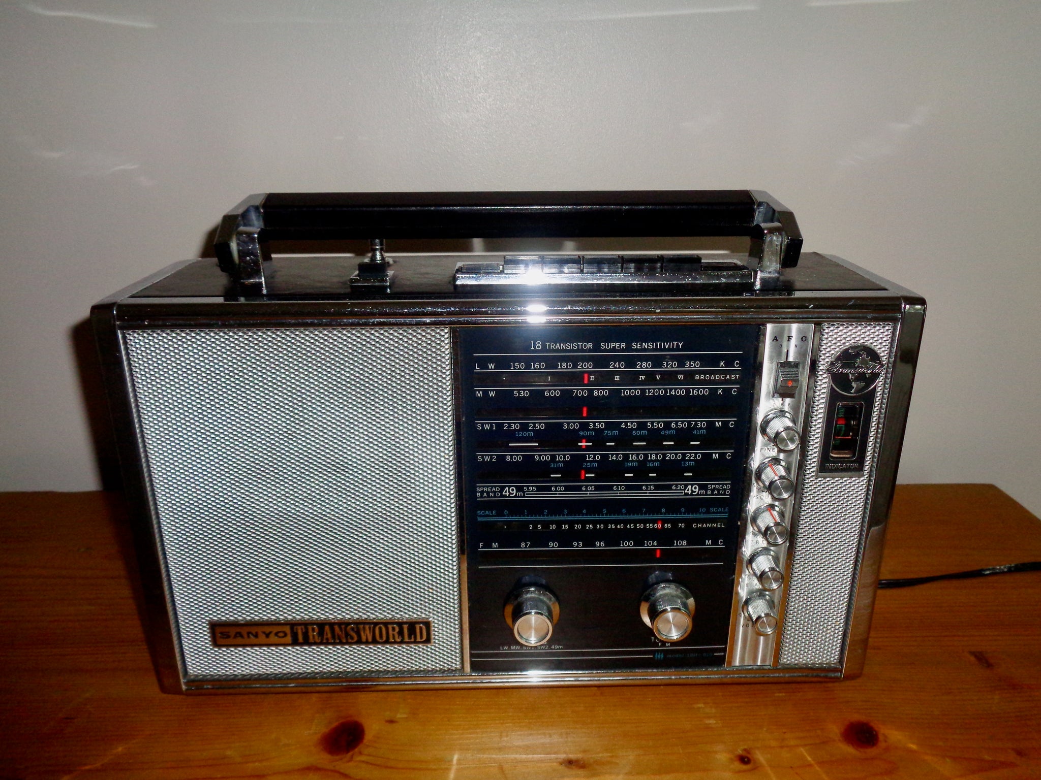 1960s Sanyo Transworld Six Band Transistor Radio 18H 815 Senator De Lu ...