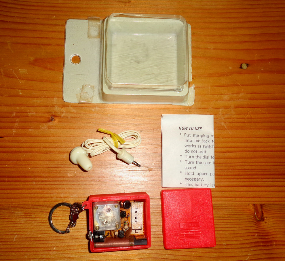 1960s Red Mini Radio BY-300 Portable Battery Micro Pocket Transistor ...