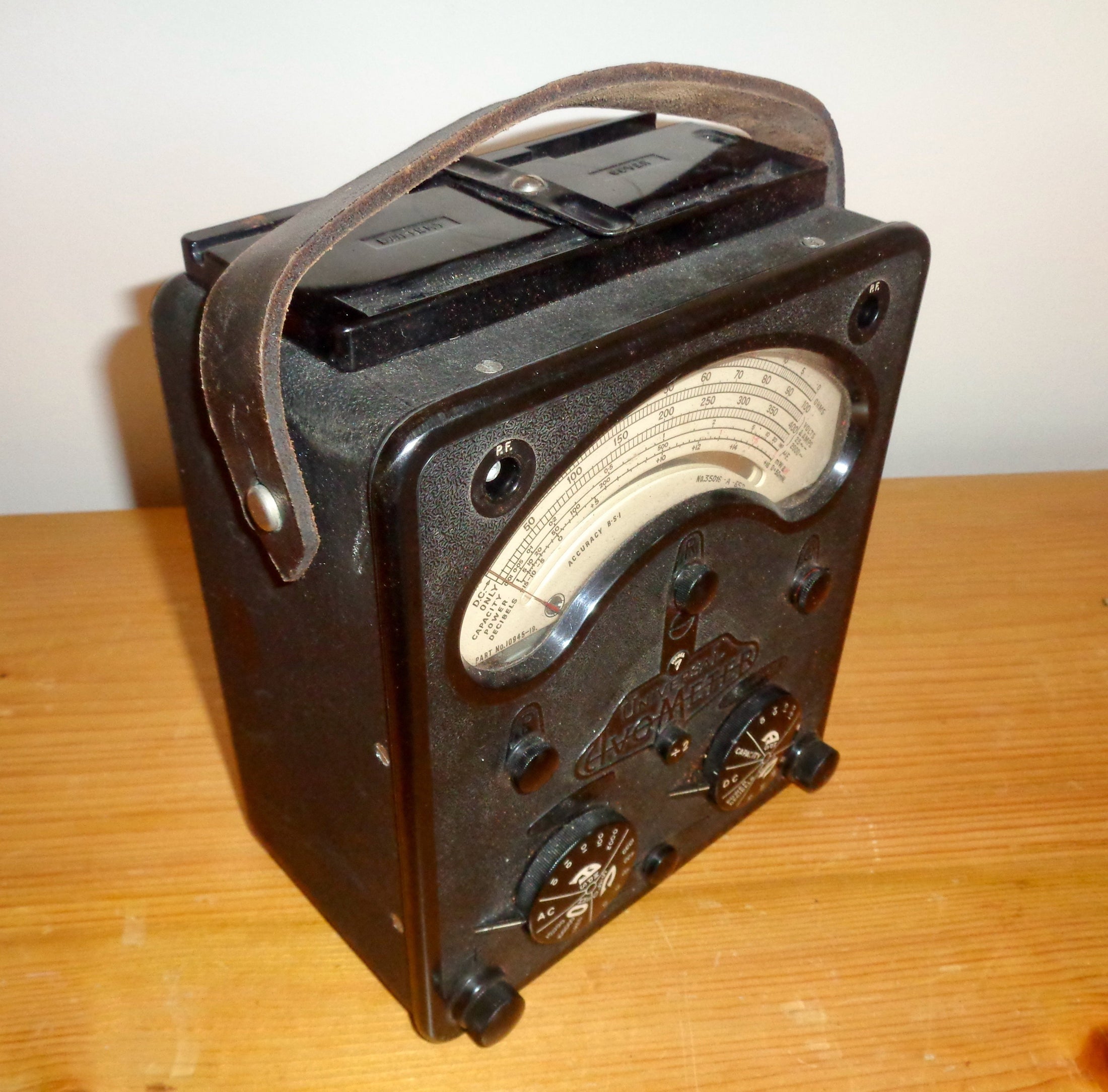 1940s Universal Avometer Model 7 With Tan Leather Transit Case ...
