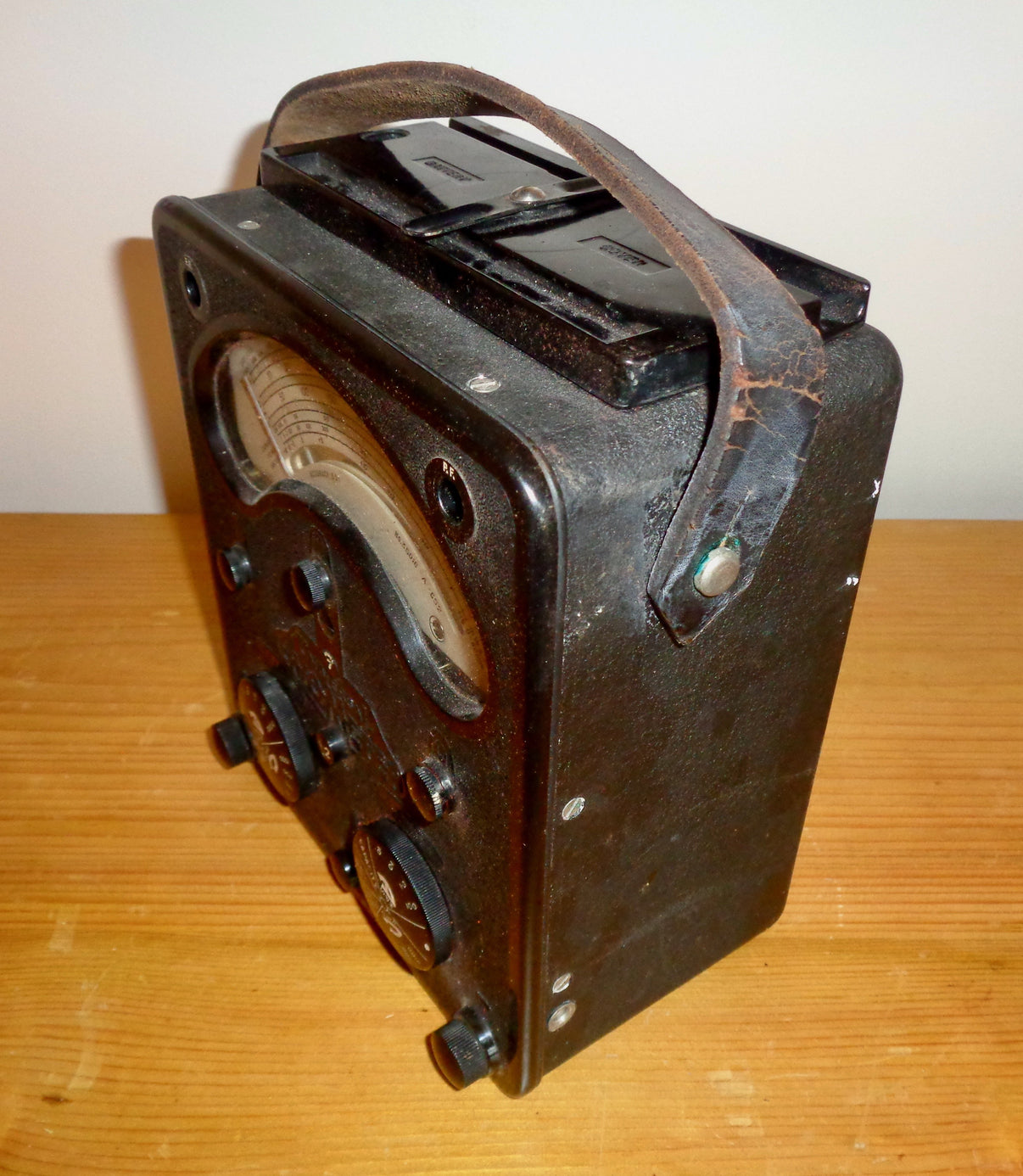 1940s Universal Avometer Model 7 With Tan Leather Transit Case ...
