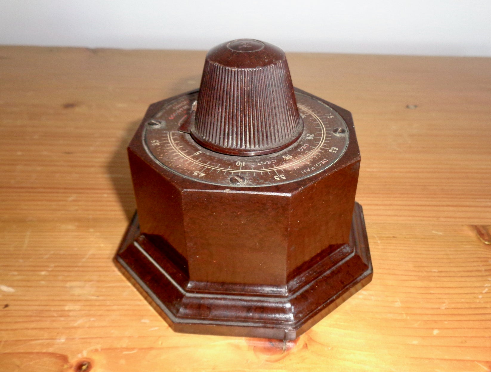1930s Type ACM-R Bakelite Room Thermostat With Fahrenheit And Centigra ...