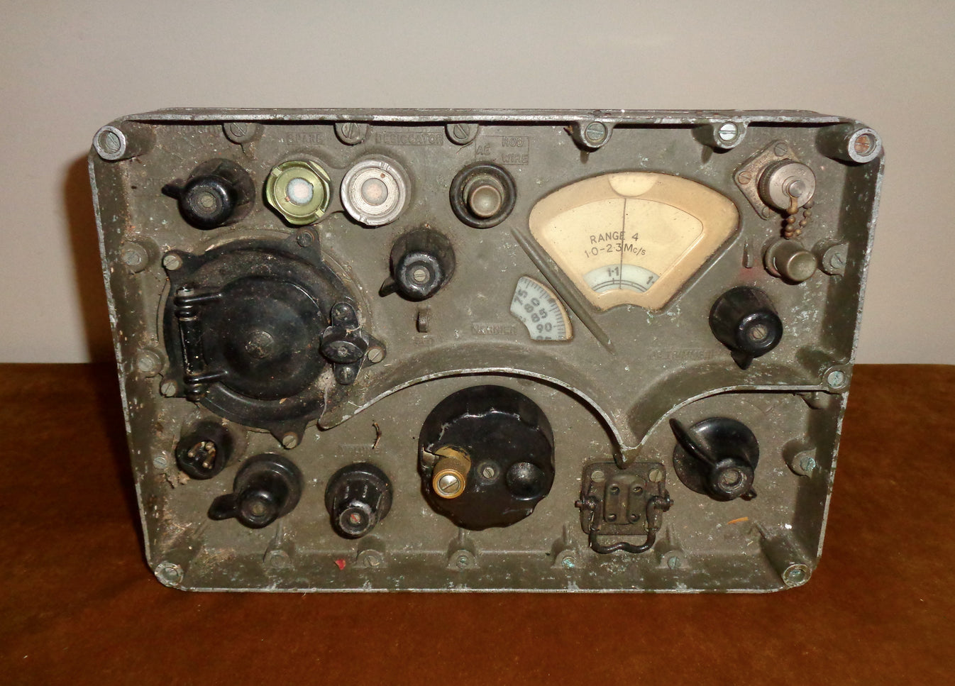 1940s Military R209 Radio Reception Set Telegraftropperns SMB Station ...