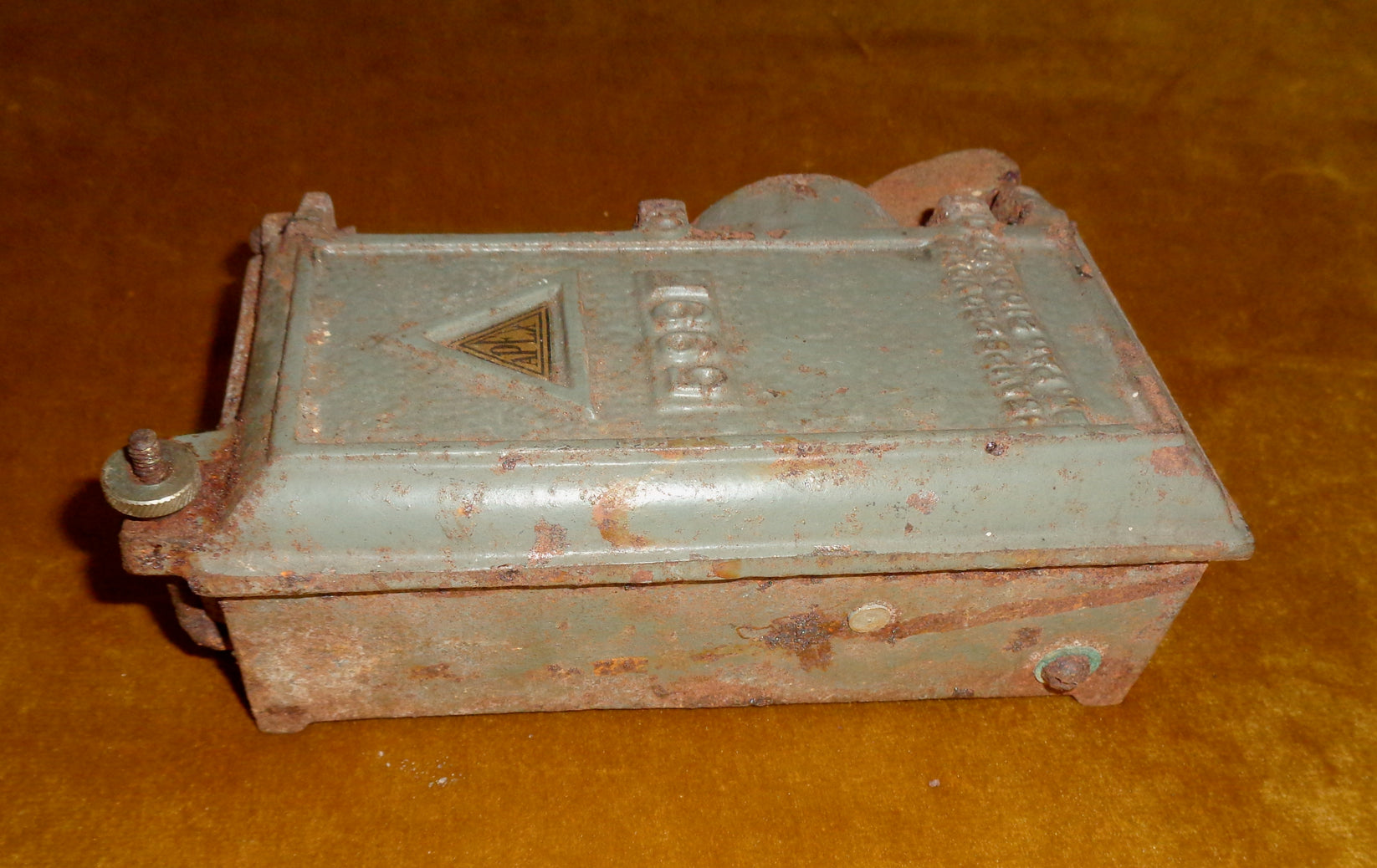 1930s Apex 599F Ceramic and Metal Electrical Fuse Box – Mullard ...
