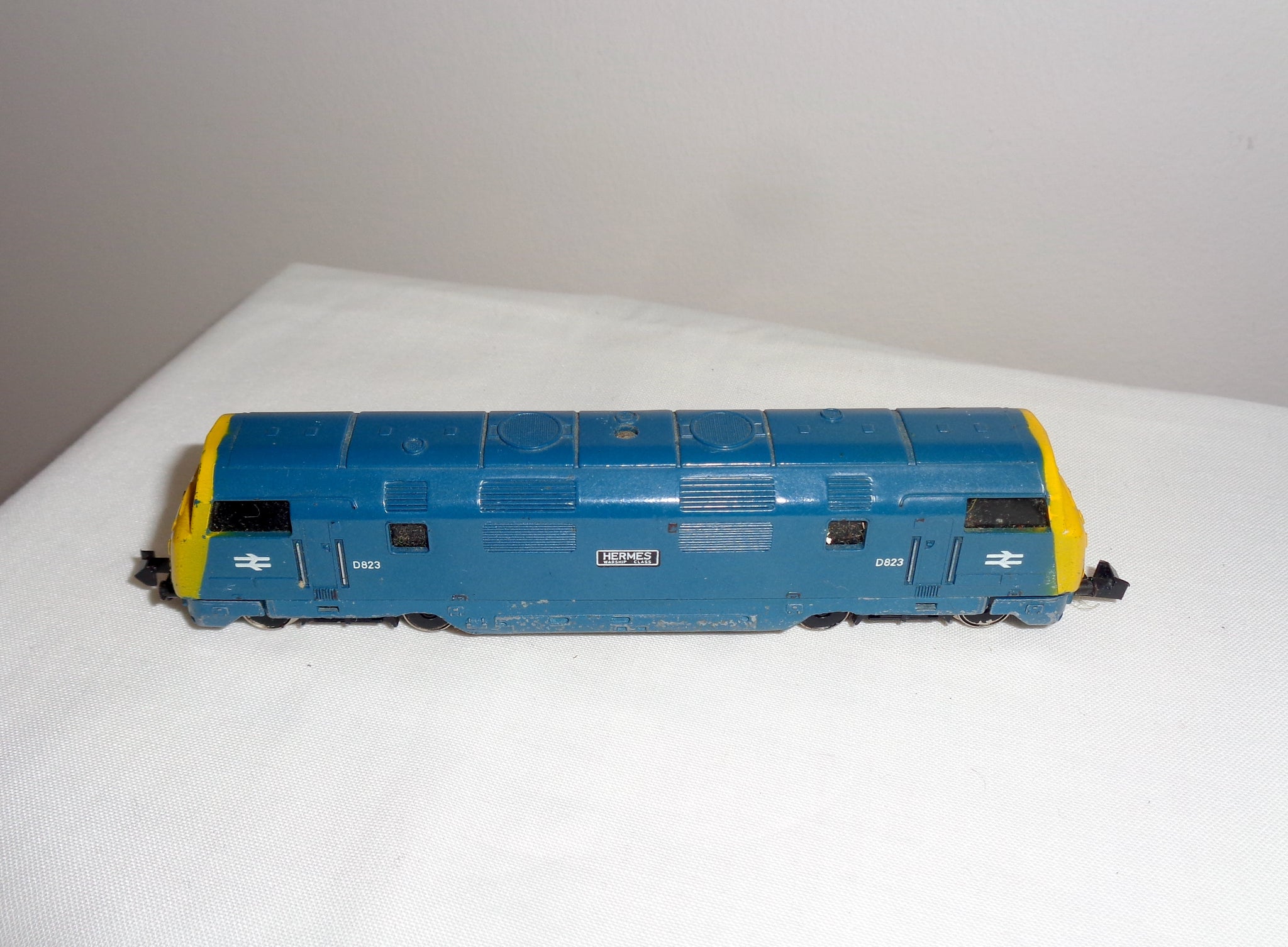 Vintage N-Gauge Trix Diesel Locomotive Hermes D823 – Mullard Antiques ...