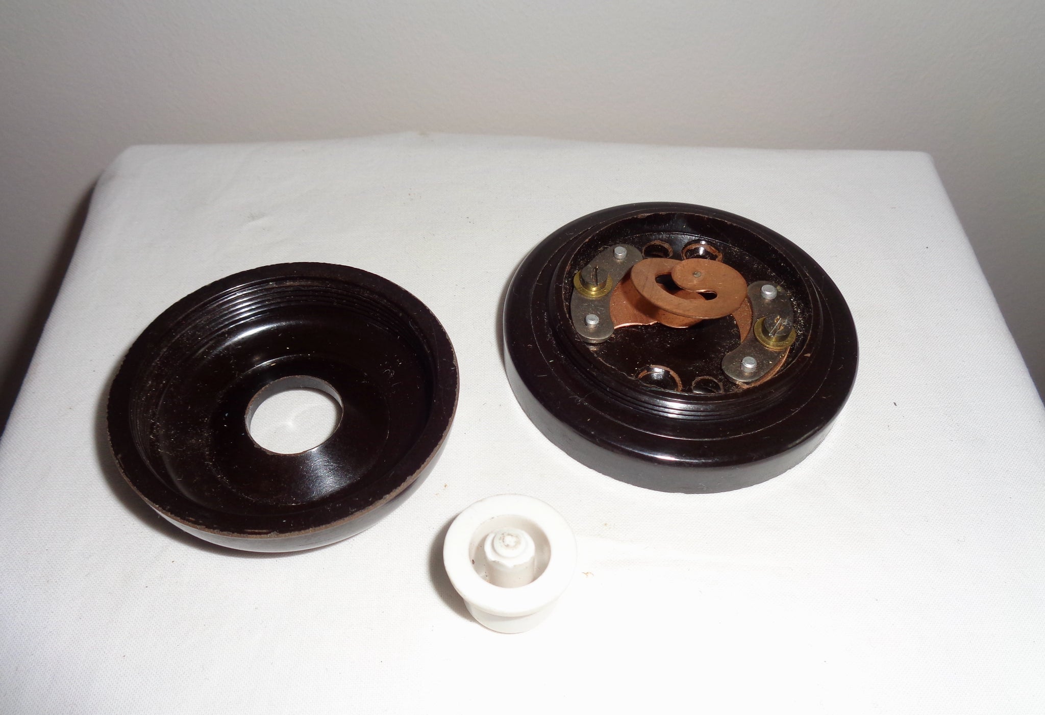 1930s Agro Bakelite Door Bell Push – Mullard Antiques and Collectibles