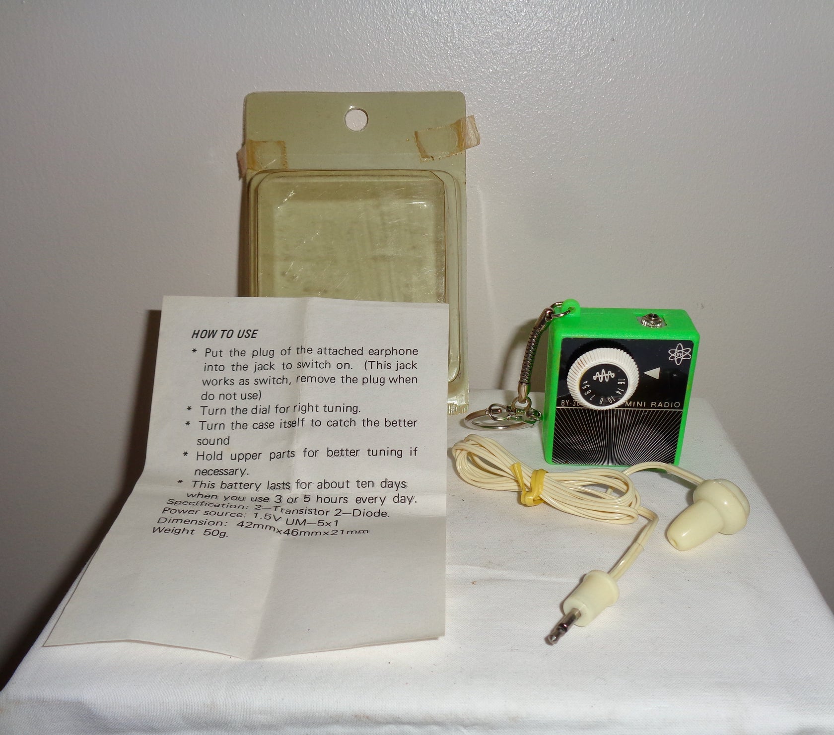 1960s Mini Radio BY-300 Portable Battery Micro Pocket Transistor ...