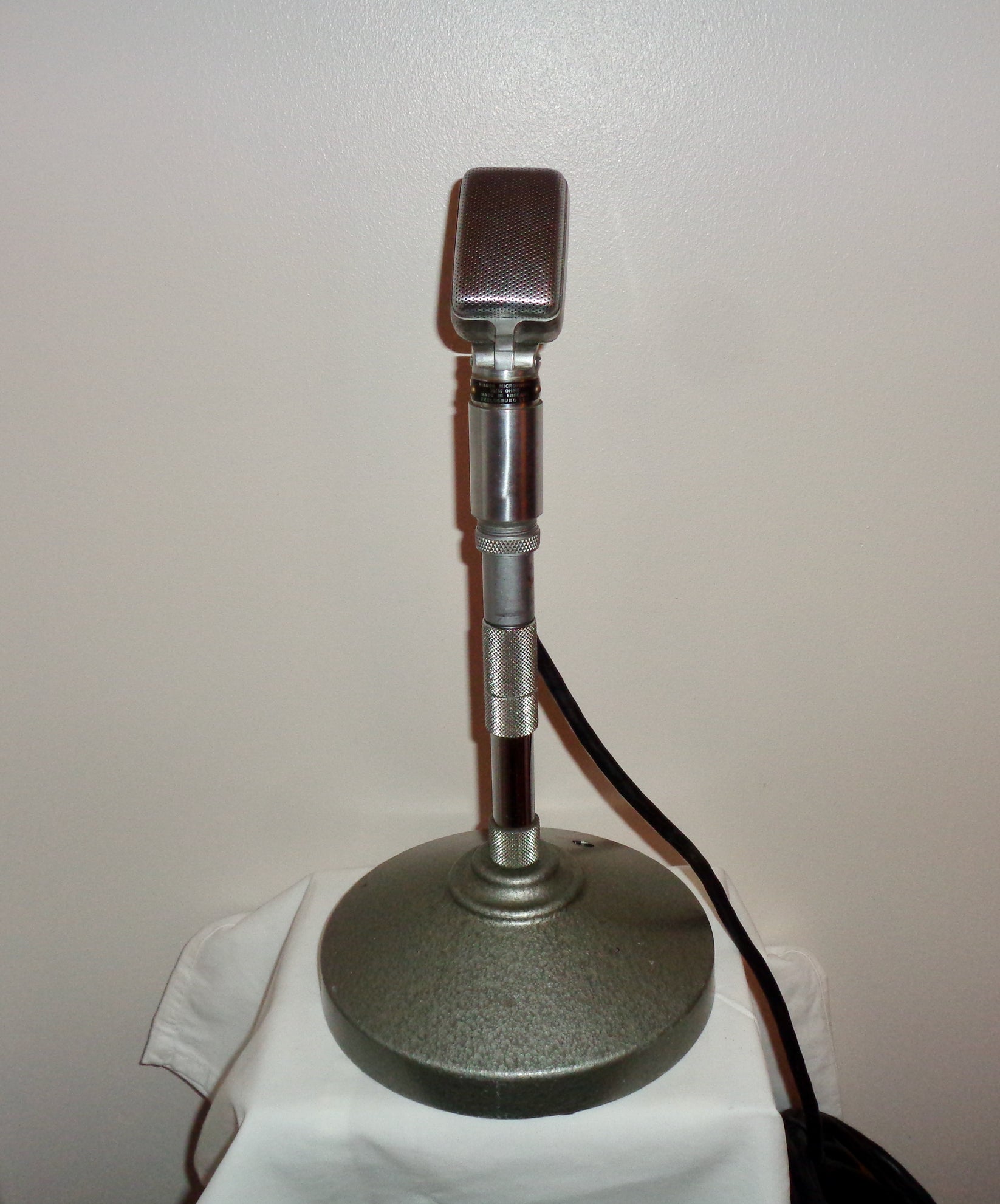 1960s Reslo RBL Black Label Ribbon Microphone 30-50 Ohm With Stand ...