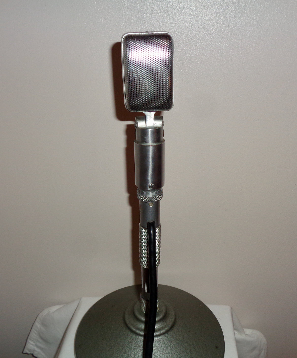 1960s Reslo RBL Black Label Ribbon Microphone 30-50 Ohm With Stand ...