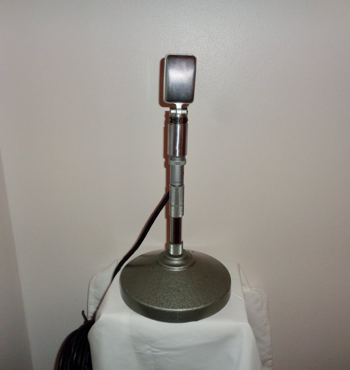 1960s Reslo RBL Black Label Ribbon Microphone 30-50 Ohm With Stand ...