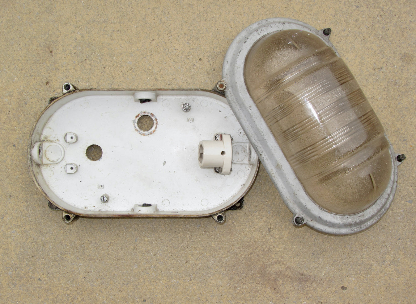 Vintage Coughtrie SP10 Industrial Light Fitting – Mullard Antiques and ...